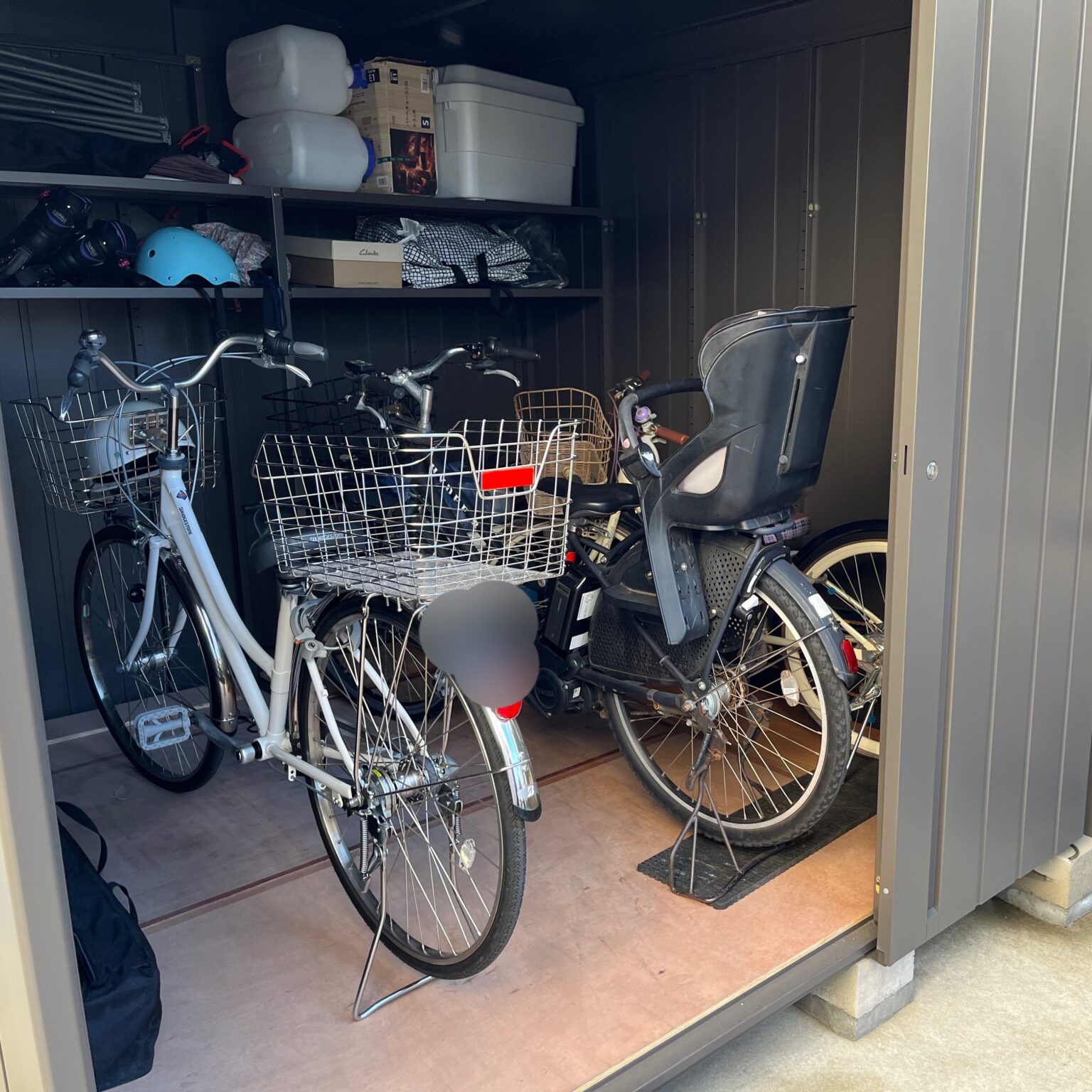 箱買いペットボトル500ml24本の収納アイデア/キャスター付き3段ワゴン山善バスケットトローリーがおすすめ！ | UCHIの平屋